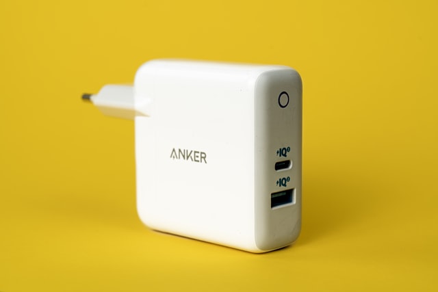 Fast Charging vs Quick Charge, Apa Perbedaannya? - AwanApps